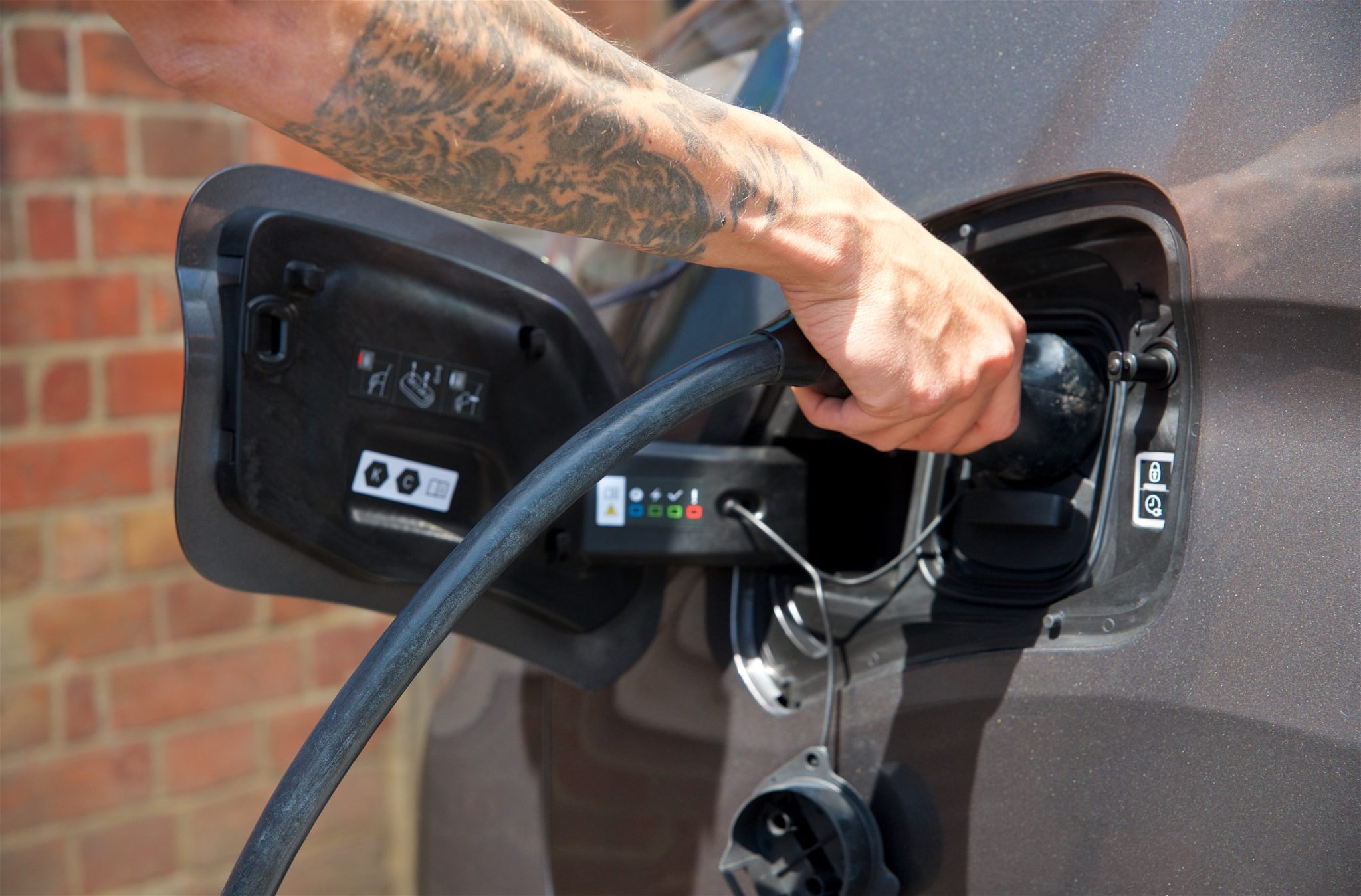 Electric Campervans - A Guide for Converting an Electric Van